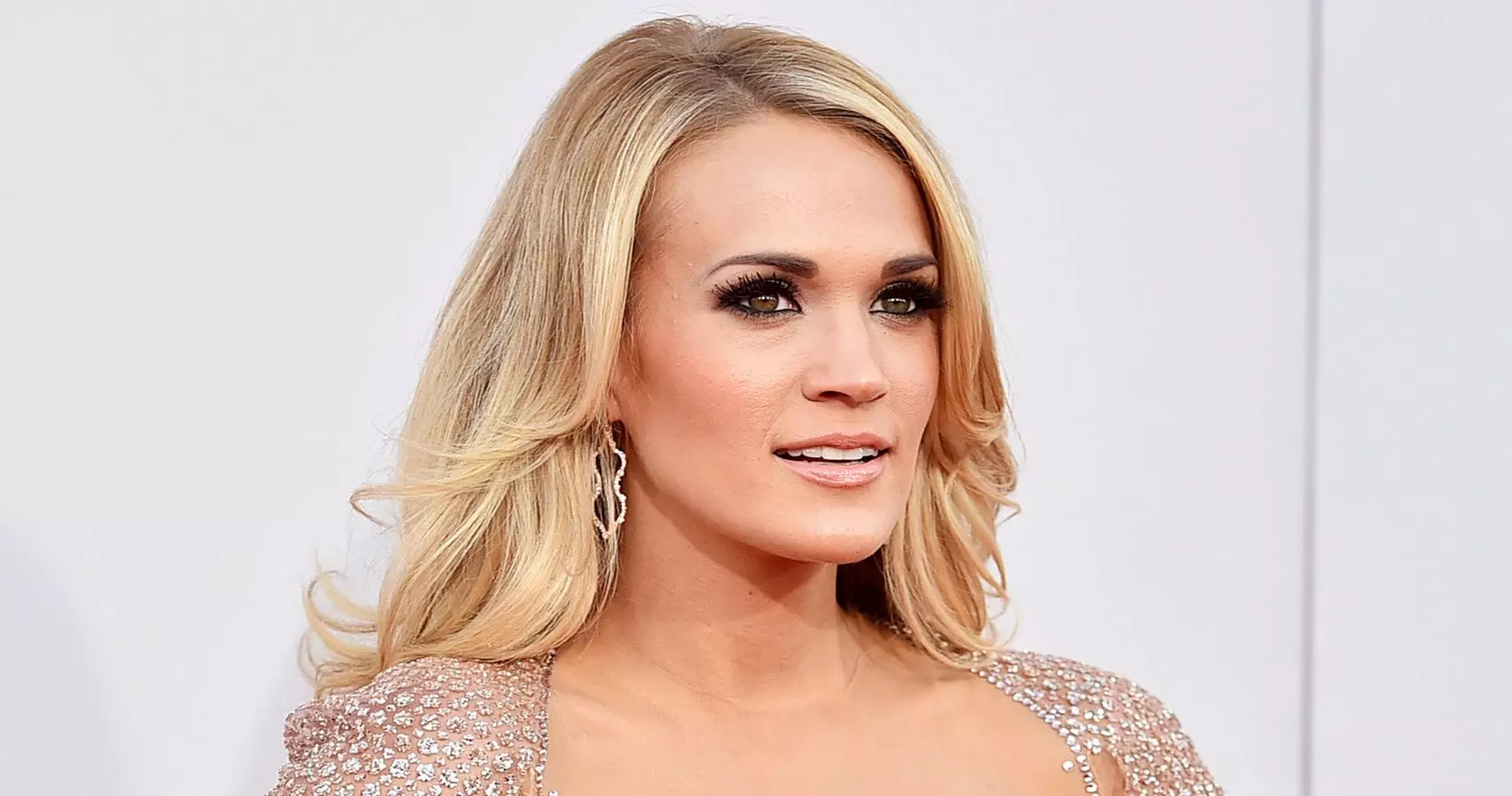 Primeiras fotos de Carrie Underwood desde que a lesão mudou seu rosto 10879_0