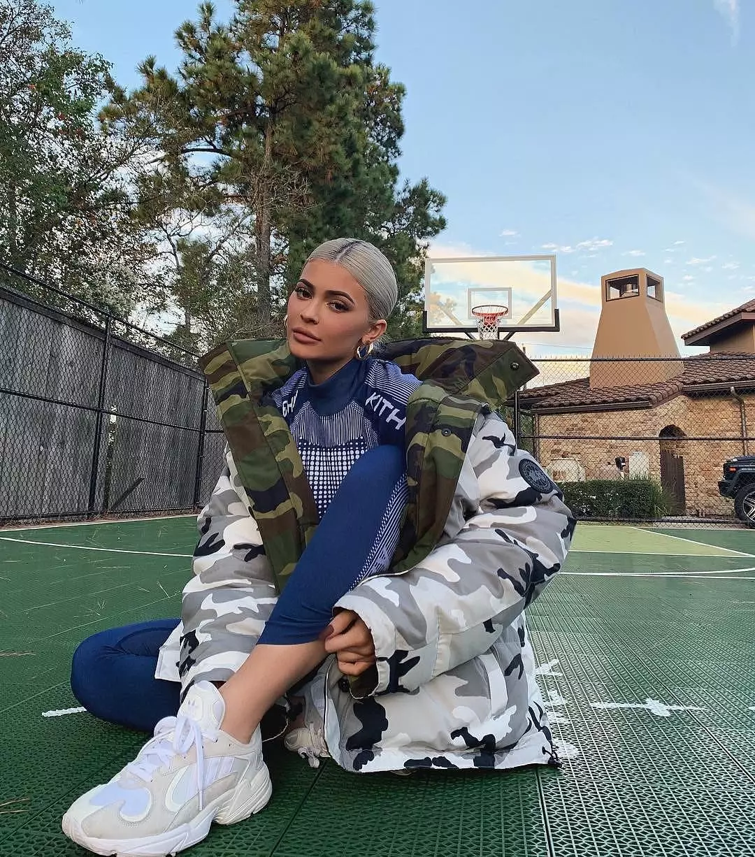 Criando a Stormi: 14 cousas que Kylie non deixa facer ao seu bebé de millóns de dólares (+ 7 que fai) 11276_12