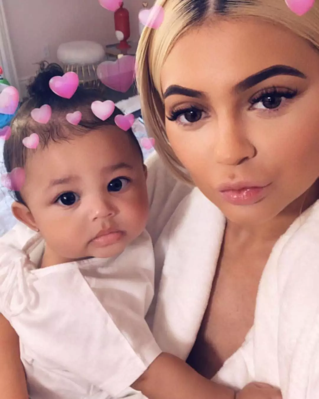 Criando a Stormi: 14 cousas que Kylie non deixa facer ao seu bebé de millóns de dólares (+ 7 que fai) 11276_21