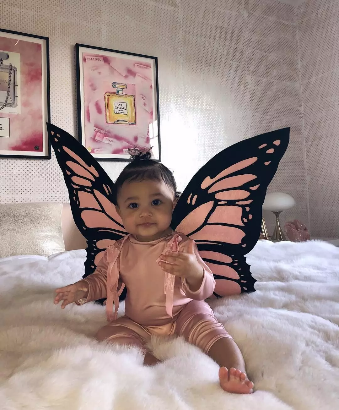 Raising Stormi: 14 Bagay Kylie pa kite ti bebe milya dola li fè (+ 7 li fè) 11276_6