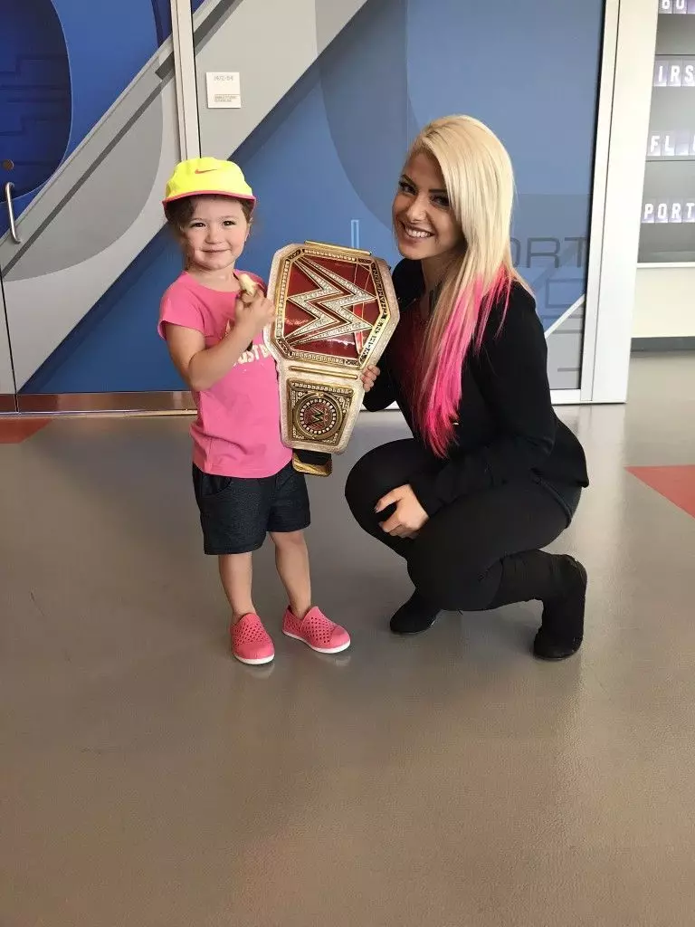 16 WWE Stars Who Are Total Softies Behind The Scene (+4 Who Sinn Net) 12030_4