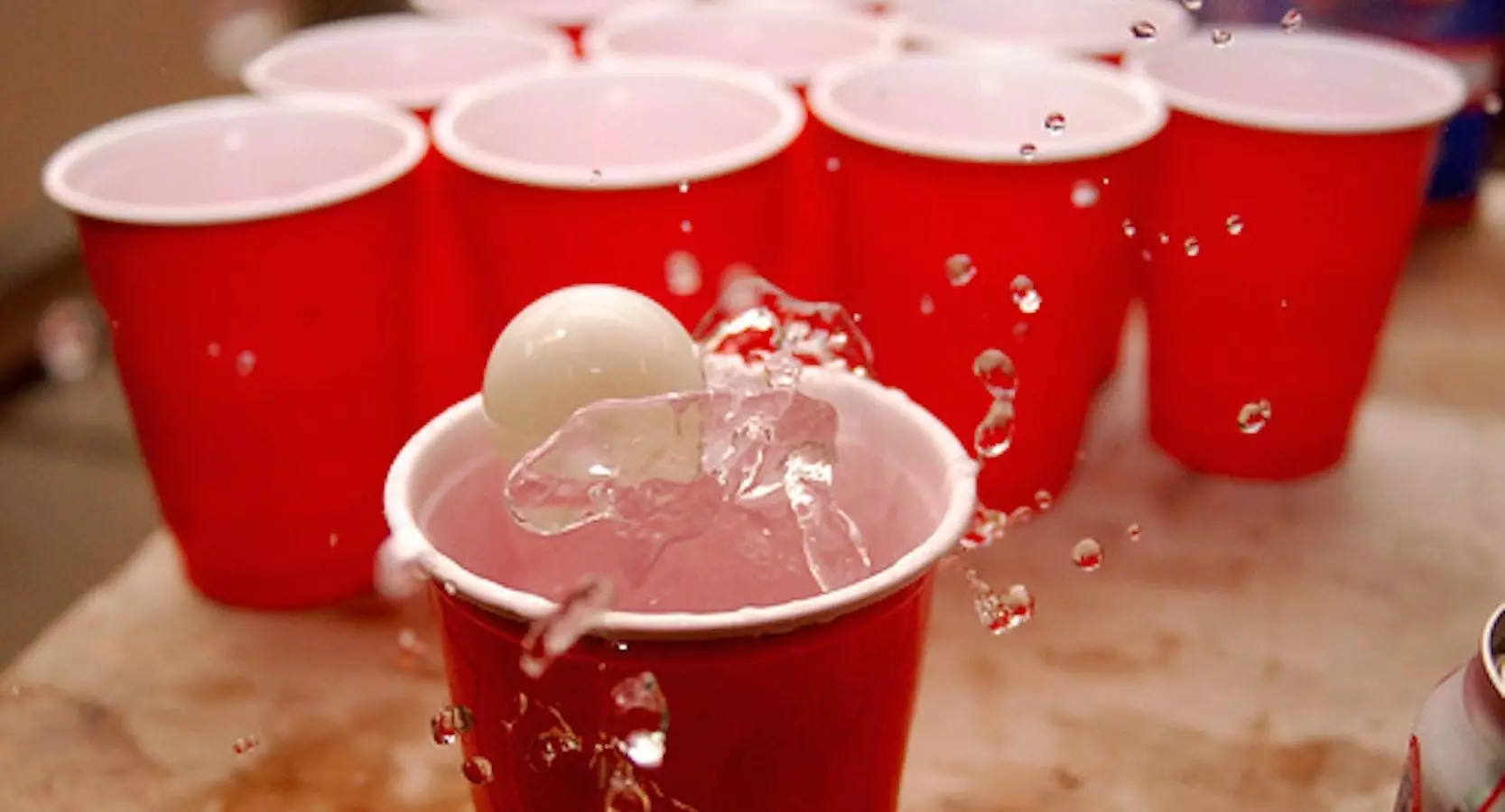 10 idee per ravvivare il tuo prossimo gioco di Beer Pong