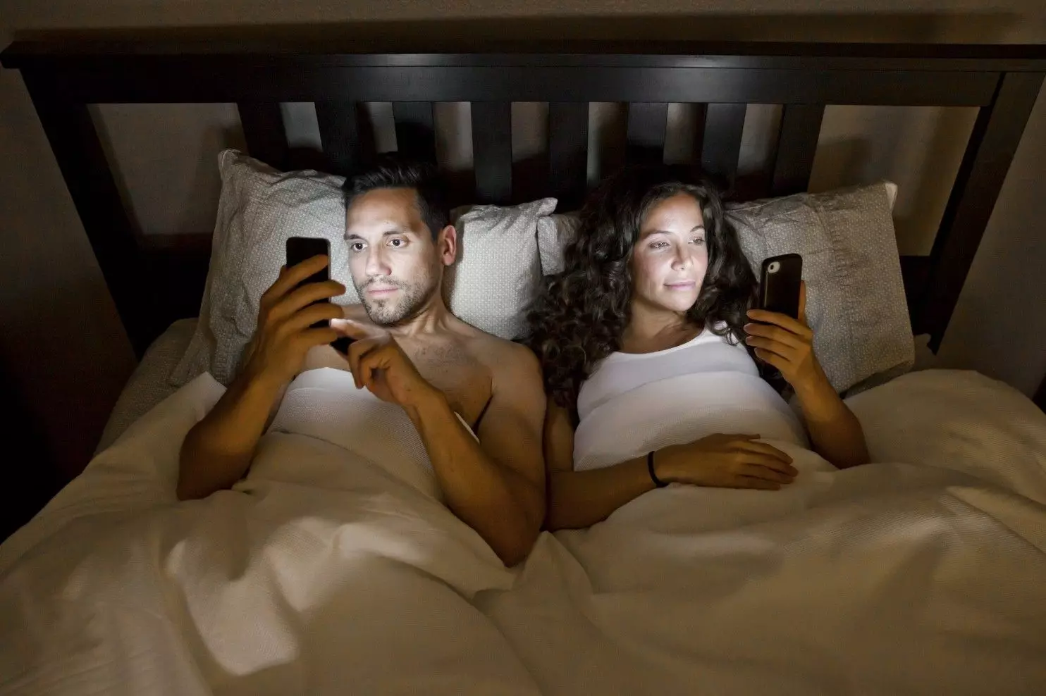 11 Bedtime Habits Of Happy Couples 17000_3