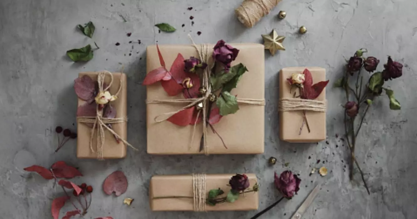 Nhọrọ Eco Enyi na Enyi Maka Wrapping Paper.com