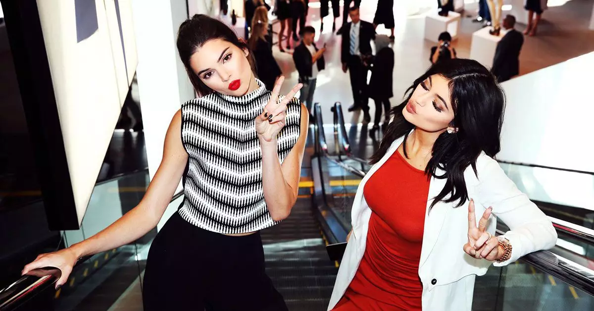 Kendall Vs Kylie: Jenner ahizpenen 21 argazki harrigarrienak 2720_0