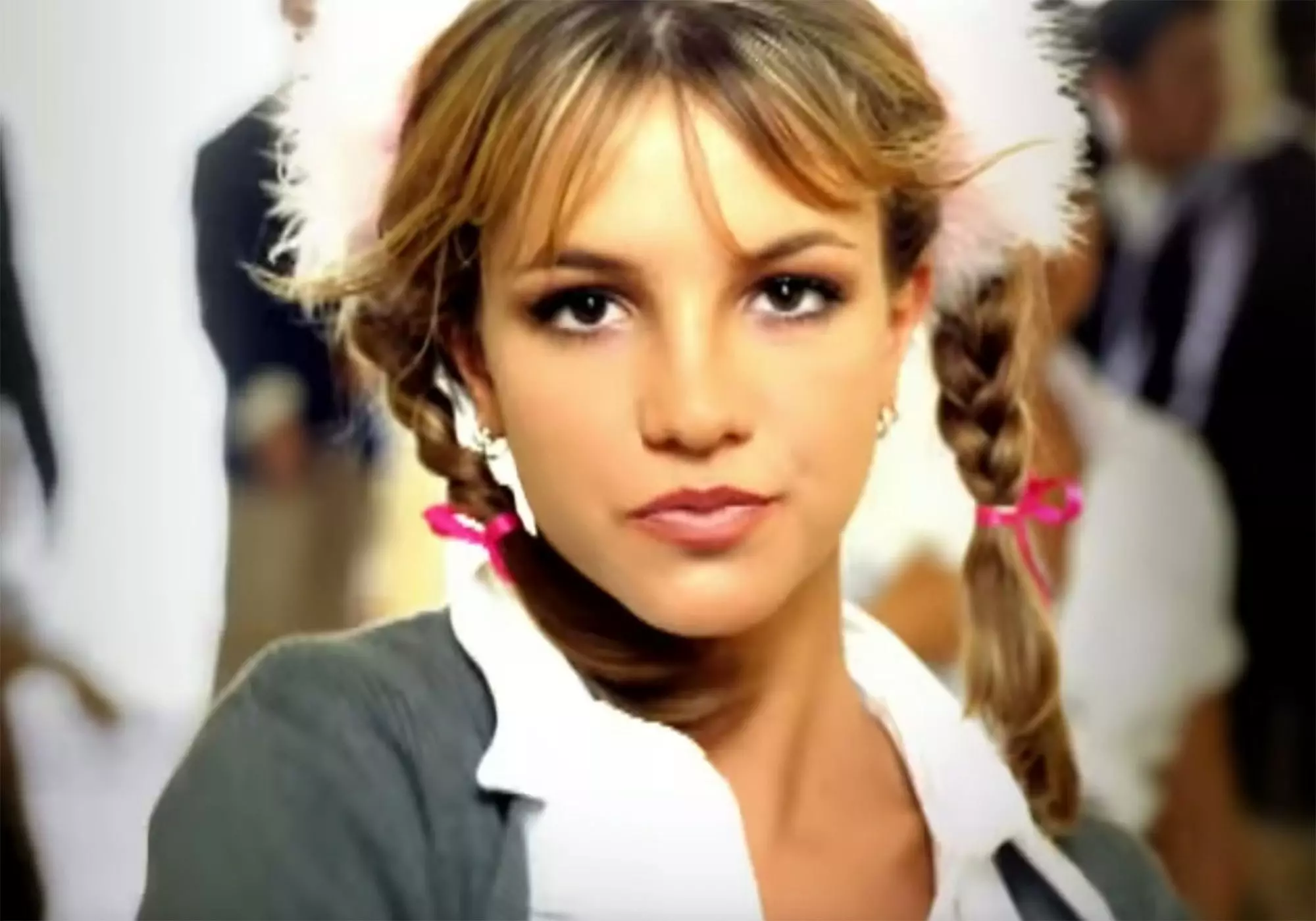 Ranking Busana Video Musik Paling Apik Britney Spears 3227_12