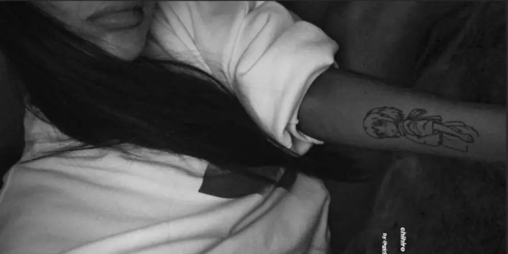 As tatuaxes de Ariana Grande e o que significan 3242_9