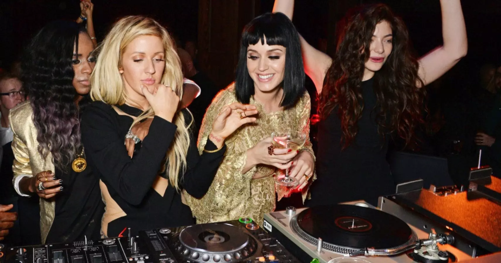 Katy Perry condivide la dolce foto del matrimonio di Ellie Goulding 3475_0