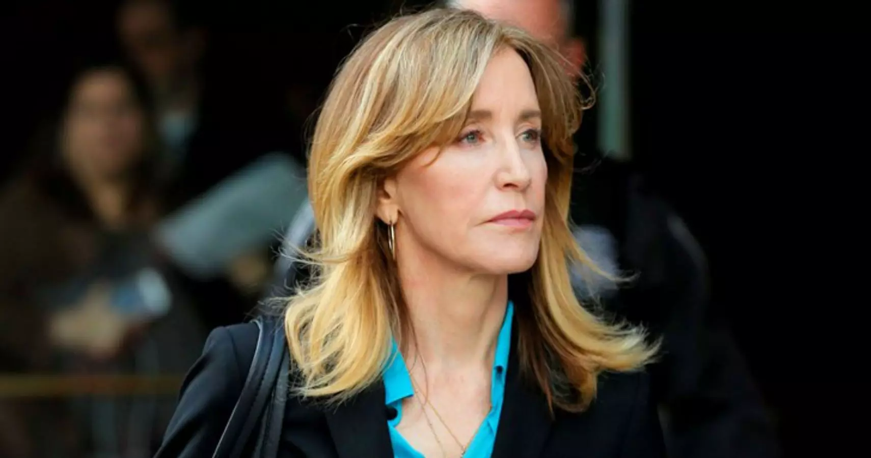 Felicity Huffman o Qala Kahlolo ea Hae ea Matsatsi a 14 Chankaneng ka Sekoli sa Kamohelo ea Koleche 3686_0