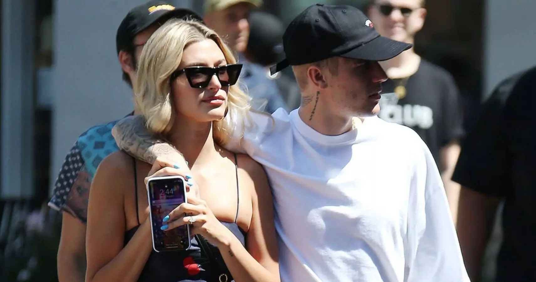 Justin Bieber deler et smukt billede af en makeupfri Hailey Bieber 3738_0