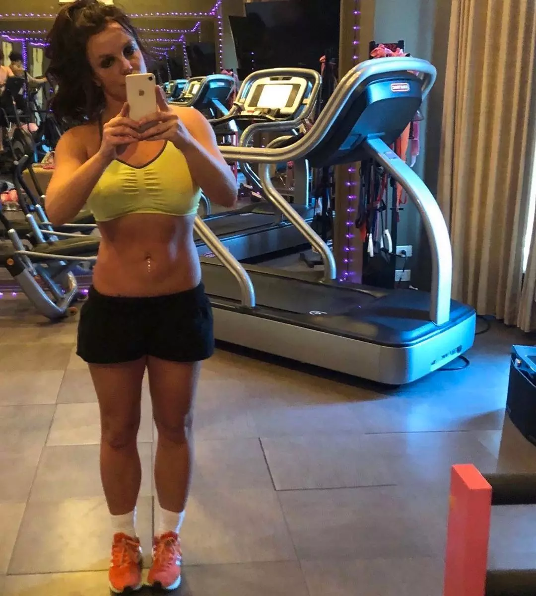 18 fotos de treino de Britney Spears que seu namorado personal trainer está realmente orgulhoso 4249_7