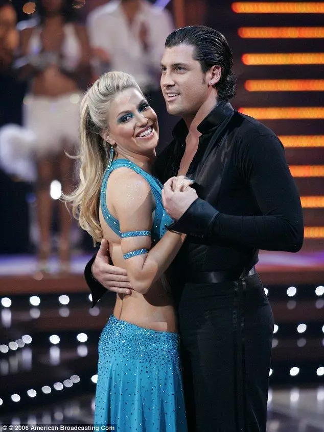 15 'Dancing With The Stars' Partnerschaften déi méi wéi nëmme professionell waren 4391_4