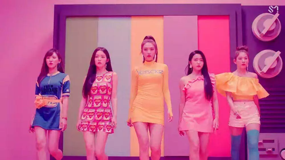 Red Velvet: 10 Meescht Stylesch Musek Video Momenter 4619_7