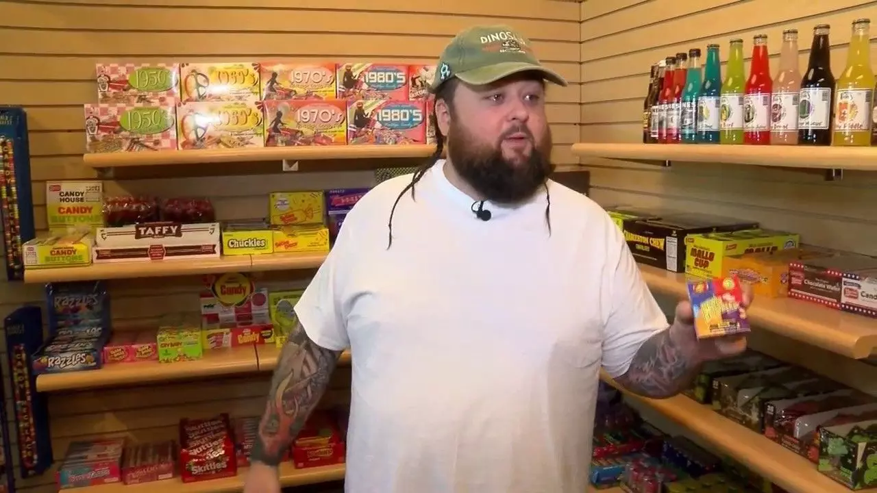 Pawn Stars: 20 Waxyaabo La Yaab Leh Oo Ka Danbeyay Muuqaalada 5176_4