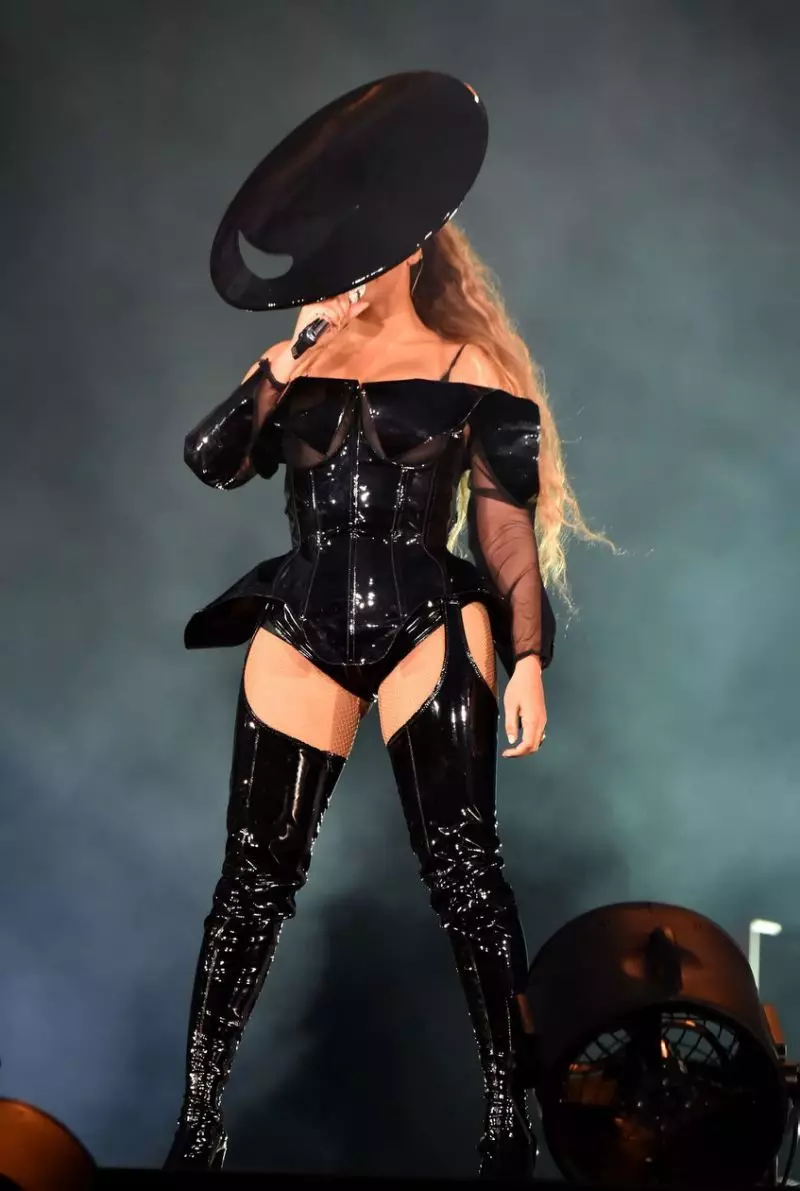 Beyonce को 20 फियरेस्ट स्टेज आउटफिटहरू रैंकिंग 5230_6