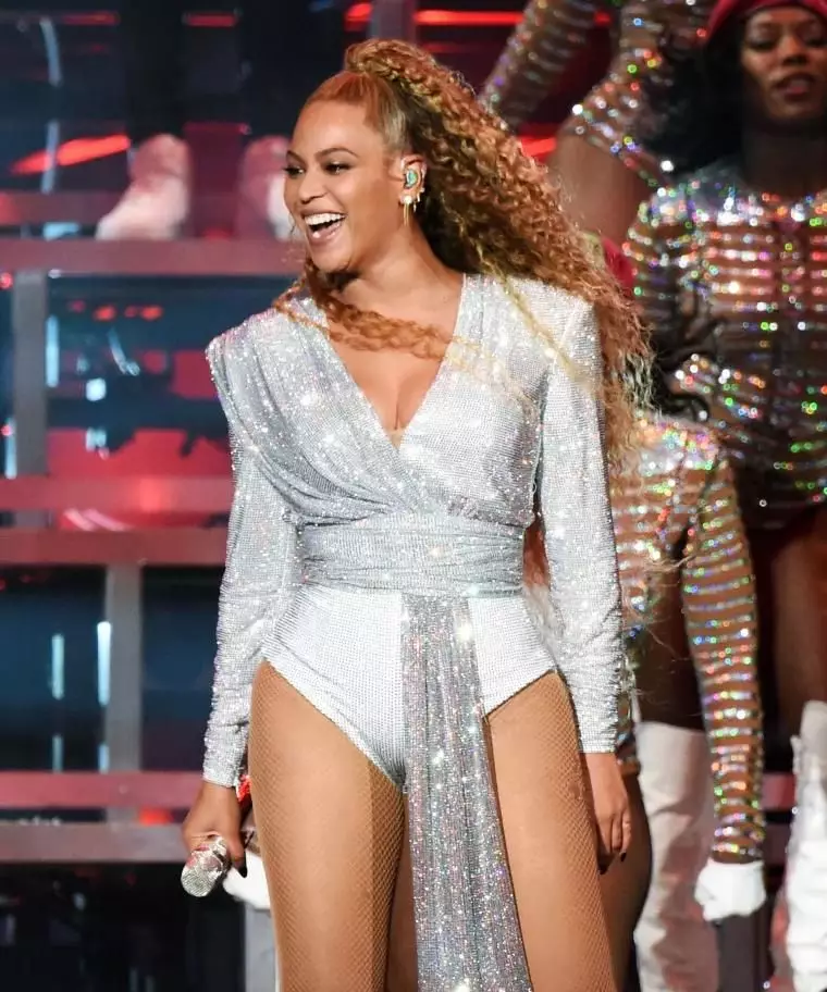 Beyonce को 20 फियरेस्ट स्टेज आउटफिटहरू रैंकिंग 5230_8