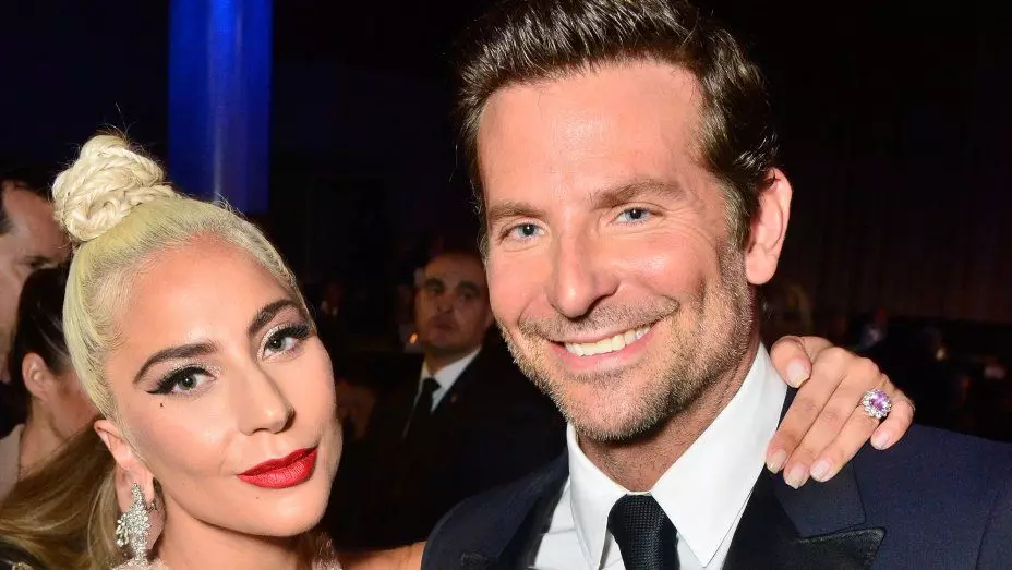 20 Alasan Hubungan Lady Gaga & Bradley Cooper Membuat Hati Kita Meleleh 5367_11