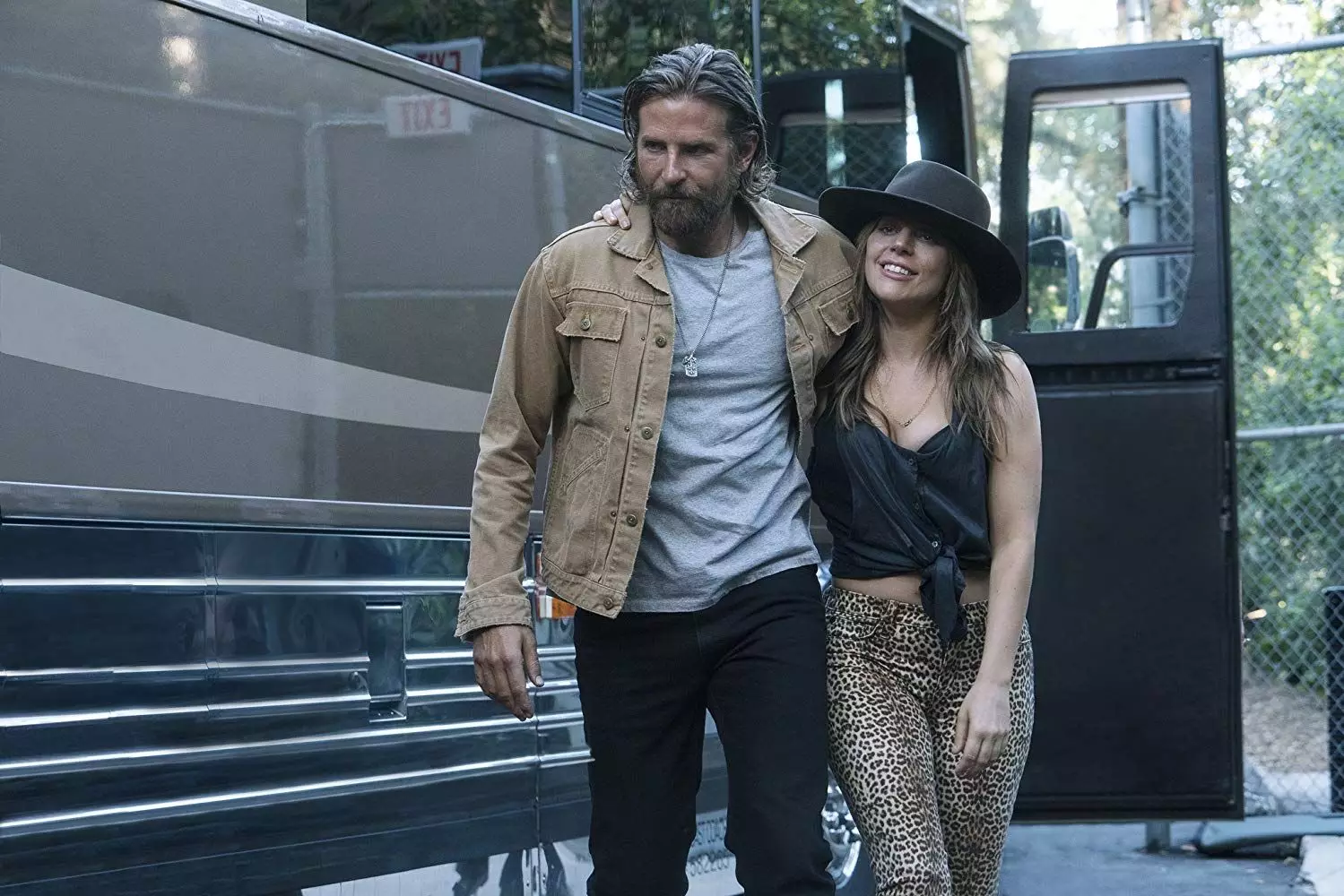 20 Alasan Hubungan Lady Gaga & Bradley Cooper Membuat Hati Kita Meleleh 5367_5