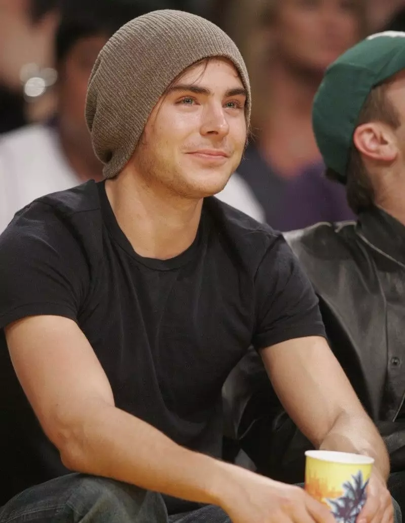High School Musical To Ted Bundy: 23 Photos of Zac Efron's Evolution to Manhood 6043_14