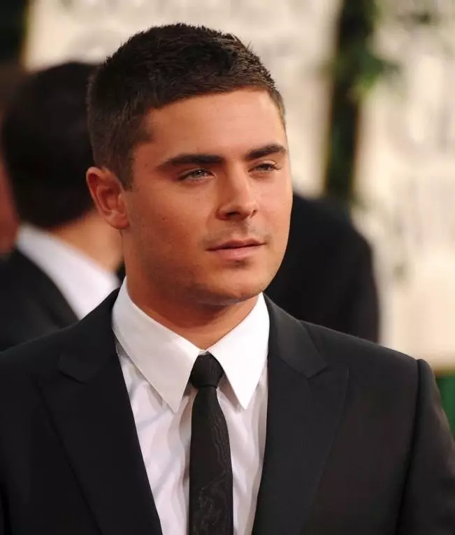 High School Musical To Ted Bundy: 23 Photos of Zac Efron's Evolution to Manhood 6043_15
