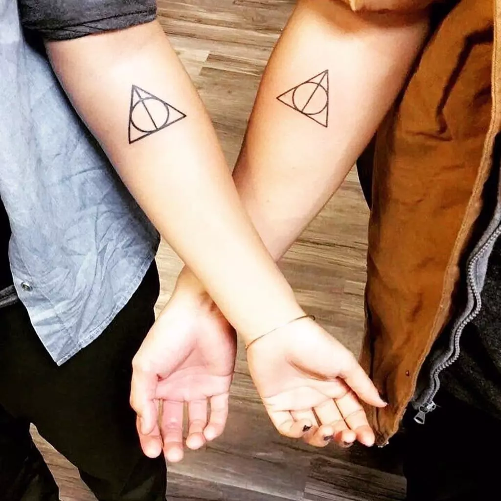 His & Hers: 20 Couples Tattoo na Makakasama ni Boo 6579_4