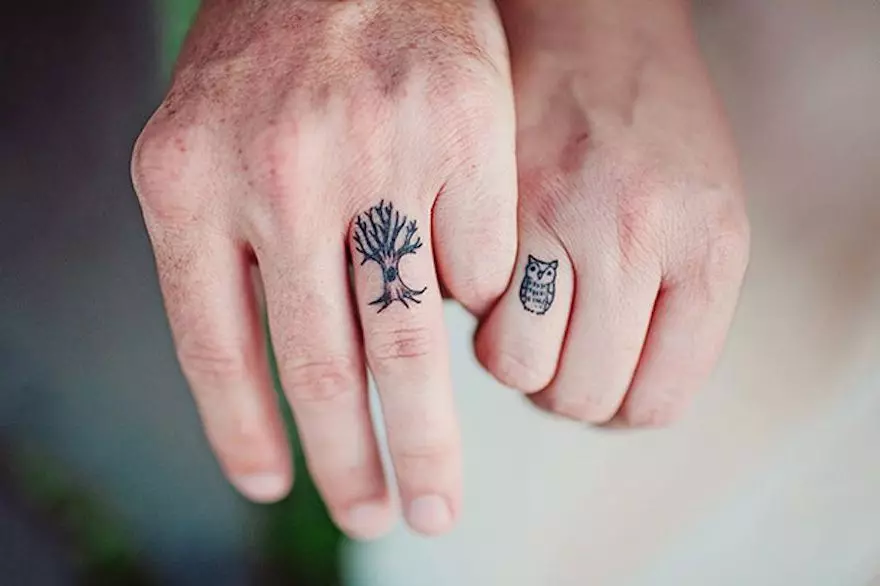 Für Sie und Ihn: 20 Paar-Tattoos, die Sie mit Boo bekommen können 6579_9