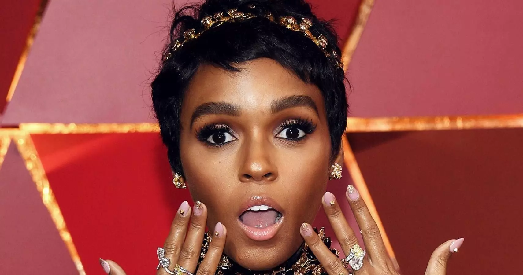 Janelle Monáe, 그녀의 진정한 정체성에 대해 공개합니다.com 6914_2