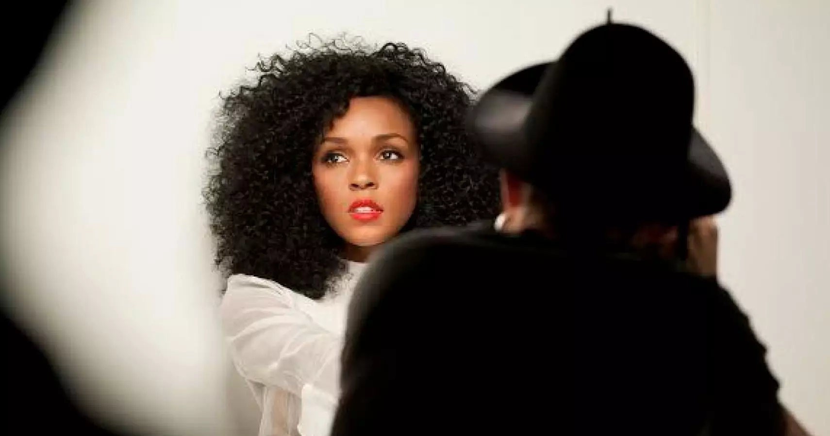 Janelle Monáe ເປີດເຜີຍກ່ຽວກັບ Identity.com ທີ່ແທ້ຈິງຂອງນາງ 6914_4