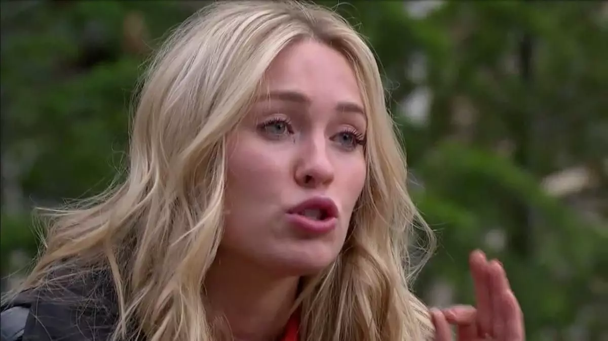 The Bachelor: 8 Yam Yuav Tsum Paub Txog Cassie Randolph 7114_8