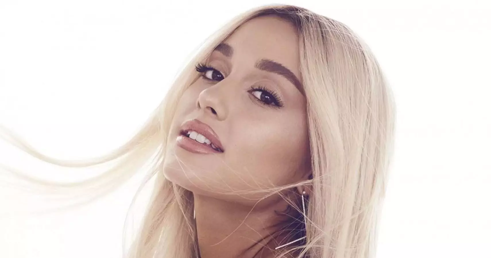 Ariana Grande birinchi marta Nyu-Yorkda Mak Millerning o'limidan so'ng paydo bo'ldi 7387_0