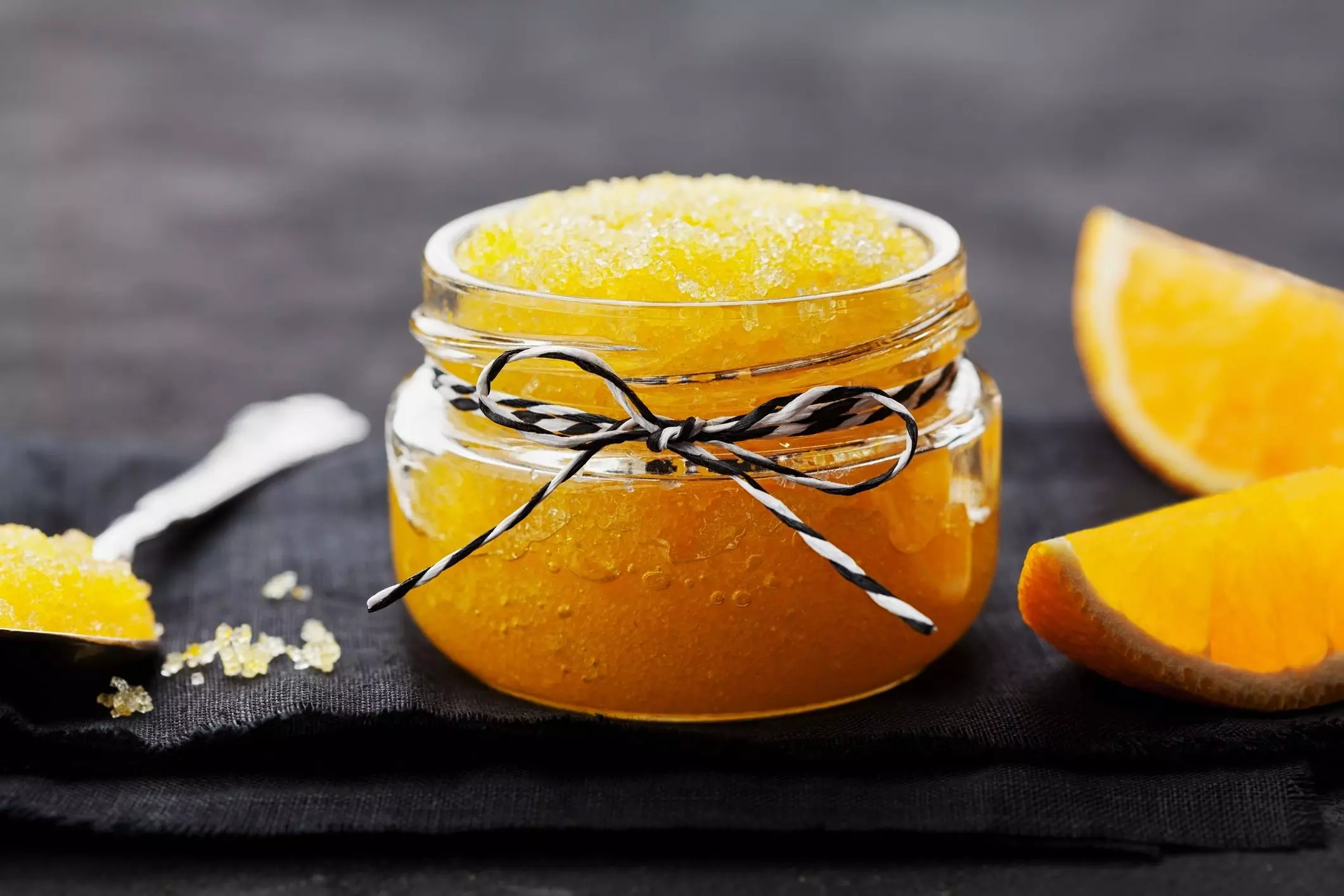 DIY: 20 Exfoliating BodyScrubs ដើម្បីធ្វើនៅផ្ទះសម្រាប់ស្បែកឆ្នេរដែលត្រៀមរួចជាស្រេច 8305_10