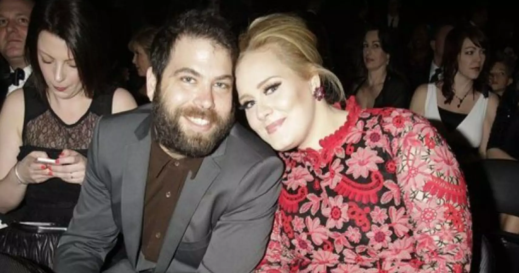 Adele hat offiziell die Scheidung von Simon Konecki eingereicht 8338_0