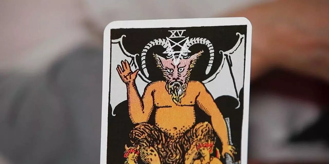 Дэлхийн тэмдгүүдийг илэрхийлдэг 10 Tarot карт 8423_7