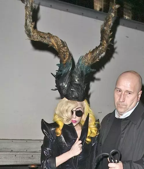 O le fea la'ei o le Lady Gaga o oe (e fa'atatau i lau fa'ailoga o le zodiac) 9292_7